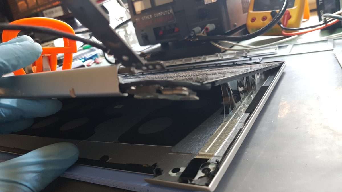 Dell Inspiron 7000 broken Hinge Repair | IT-Solve Repairs